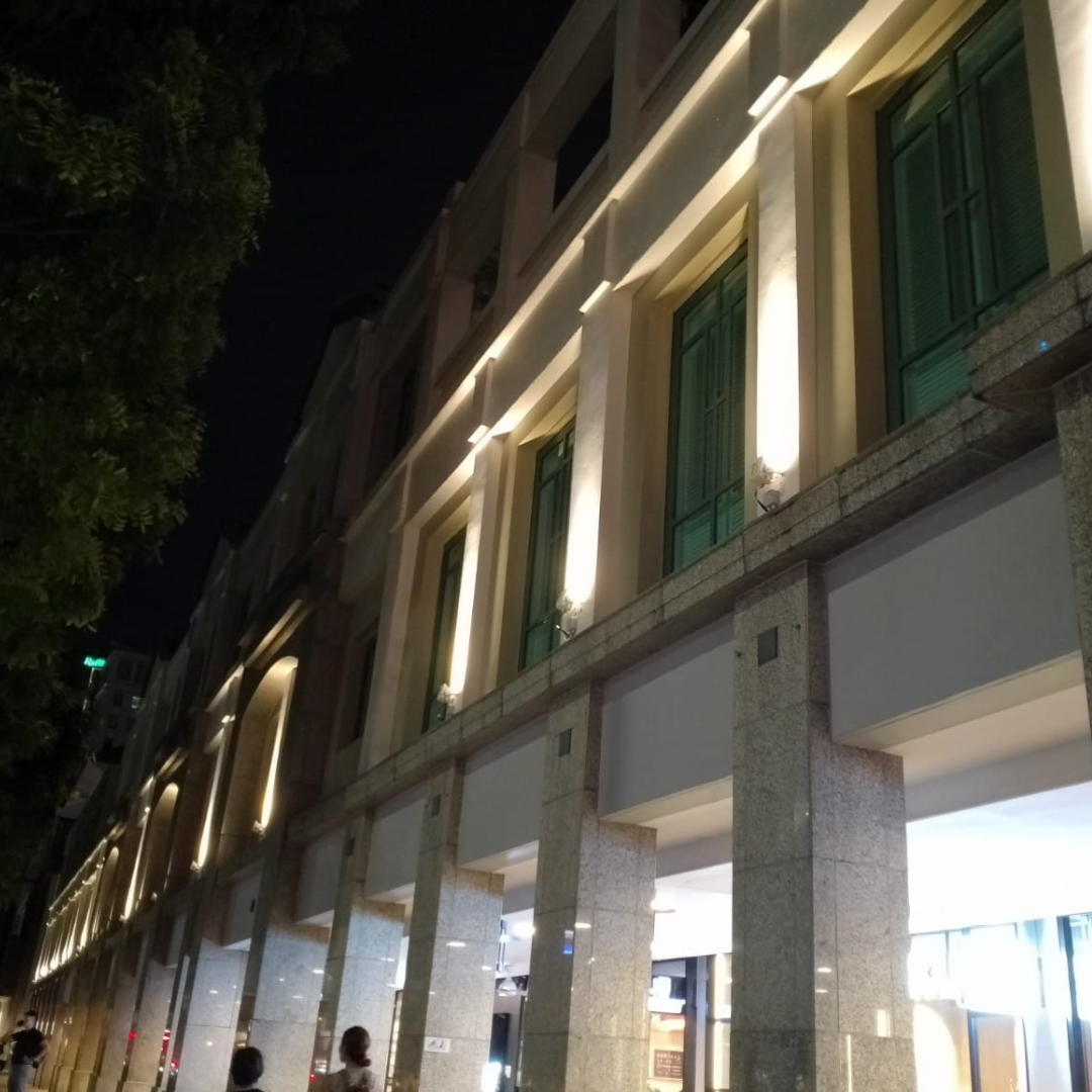 Bugis Junction - StarLED Technology